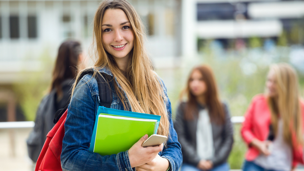 25 Tips to Survive Your First Year at College